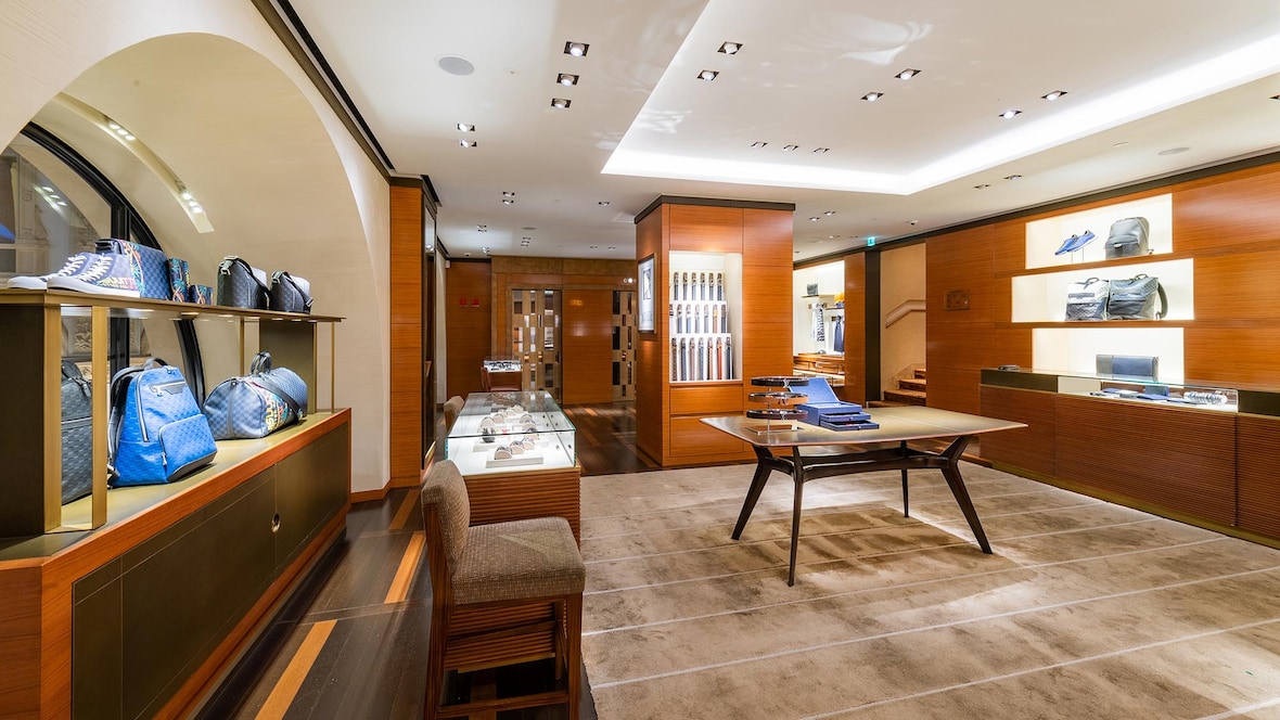 Louis Vuitton Milano Galleria V. Emanuele II Store in Milano, Italy ...