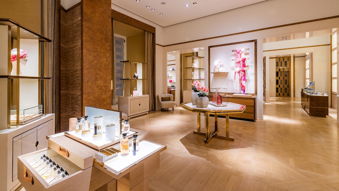 Louis Vuitton Milano Galleria V. Emanuele II Store in Milano, Italy ...