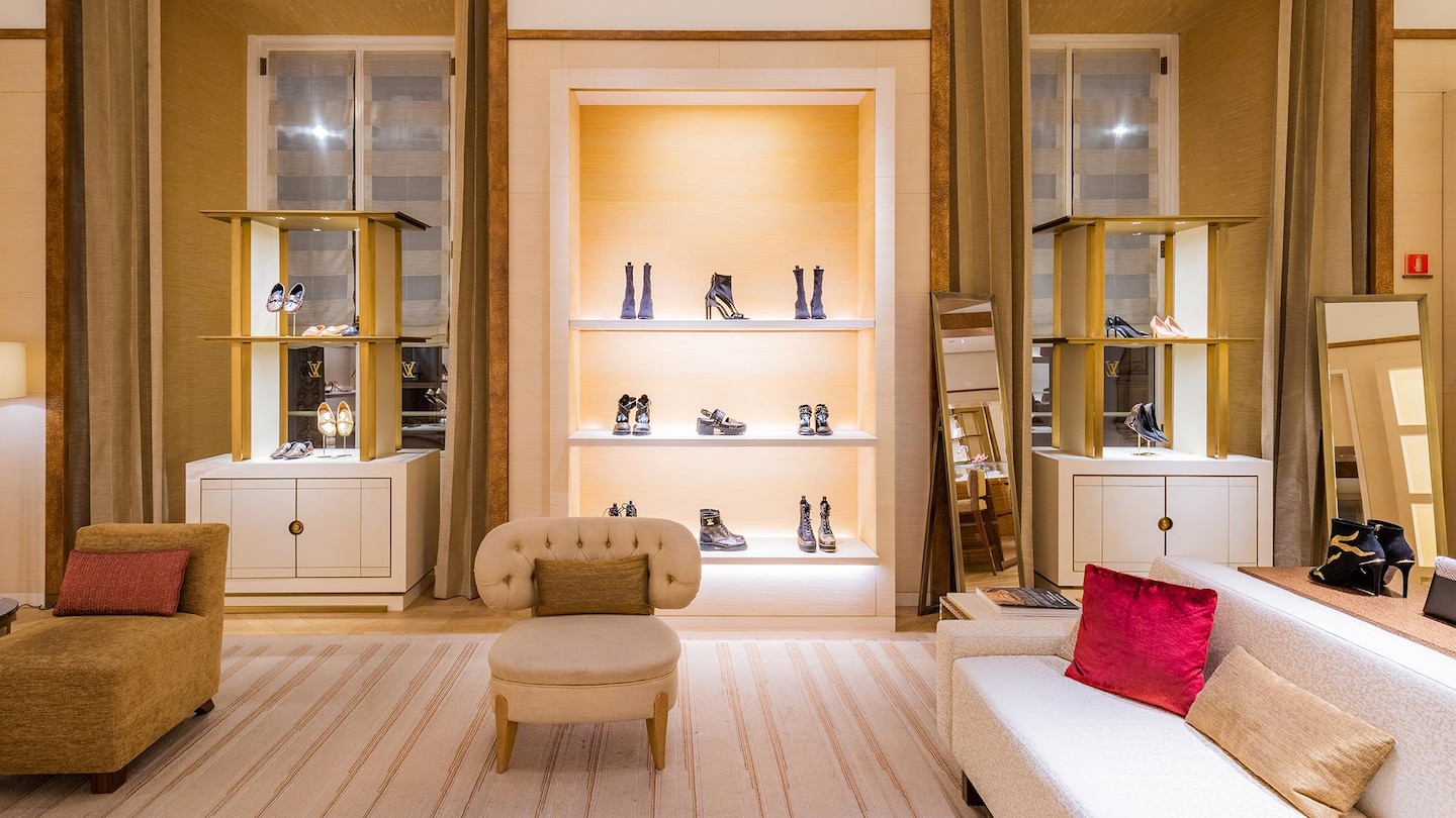 Louis Vuitton Milano Galleria V. Emanuele II Store in Milano, Italy ...