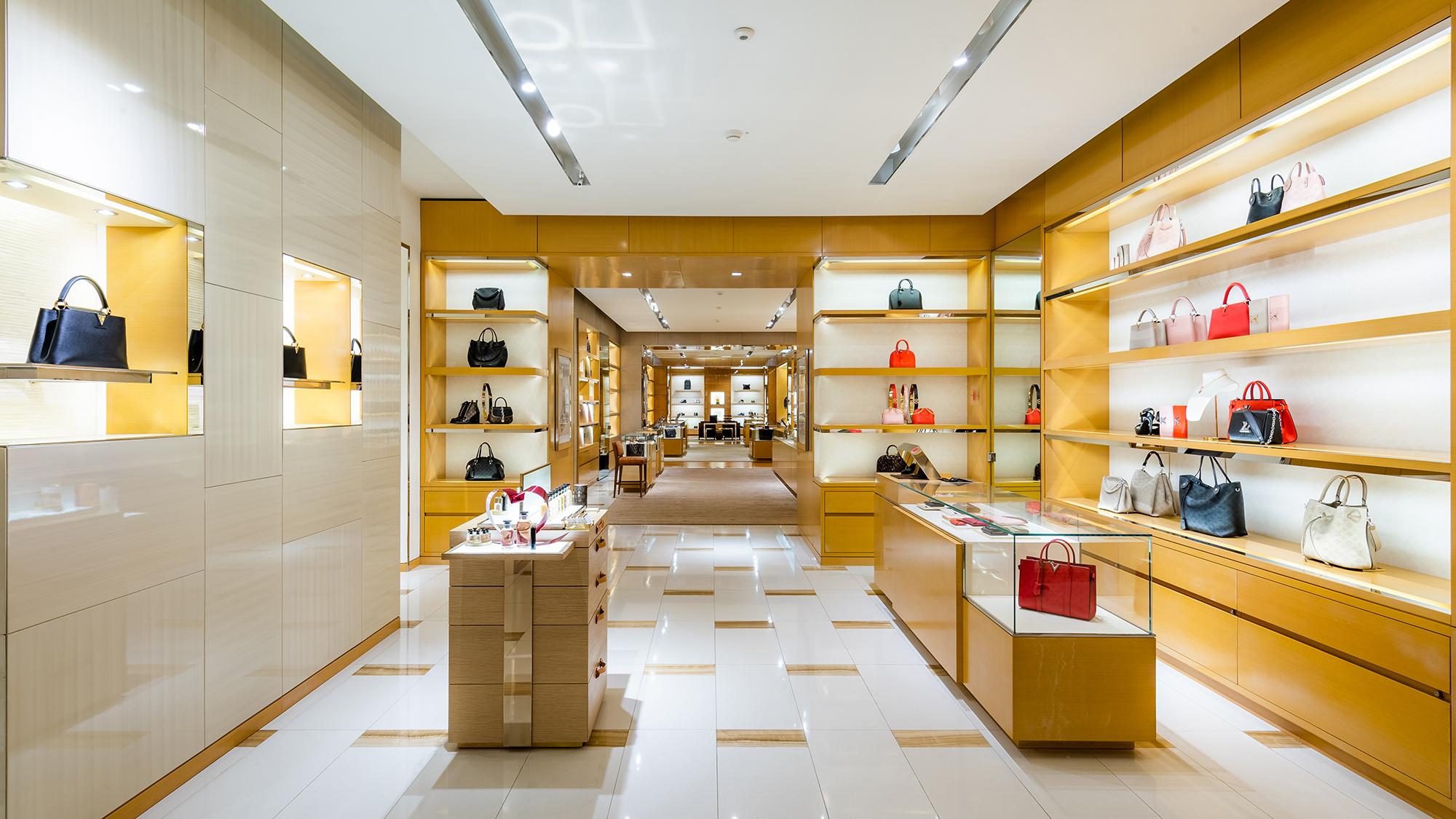 Louis Vuitton Napoli Store in Napoli, Italy | Louis Vuitton