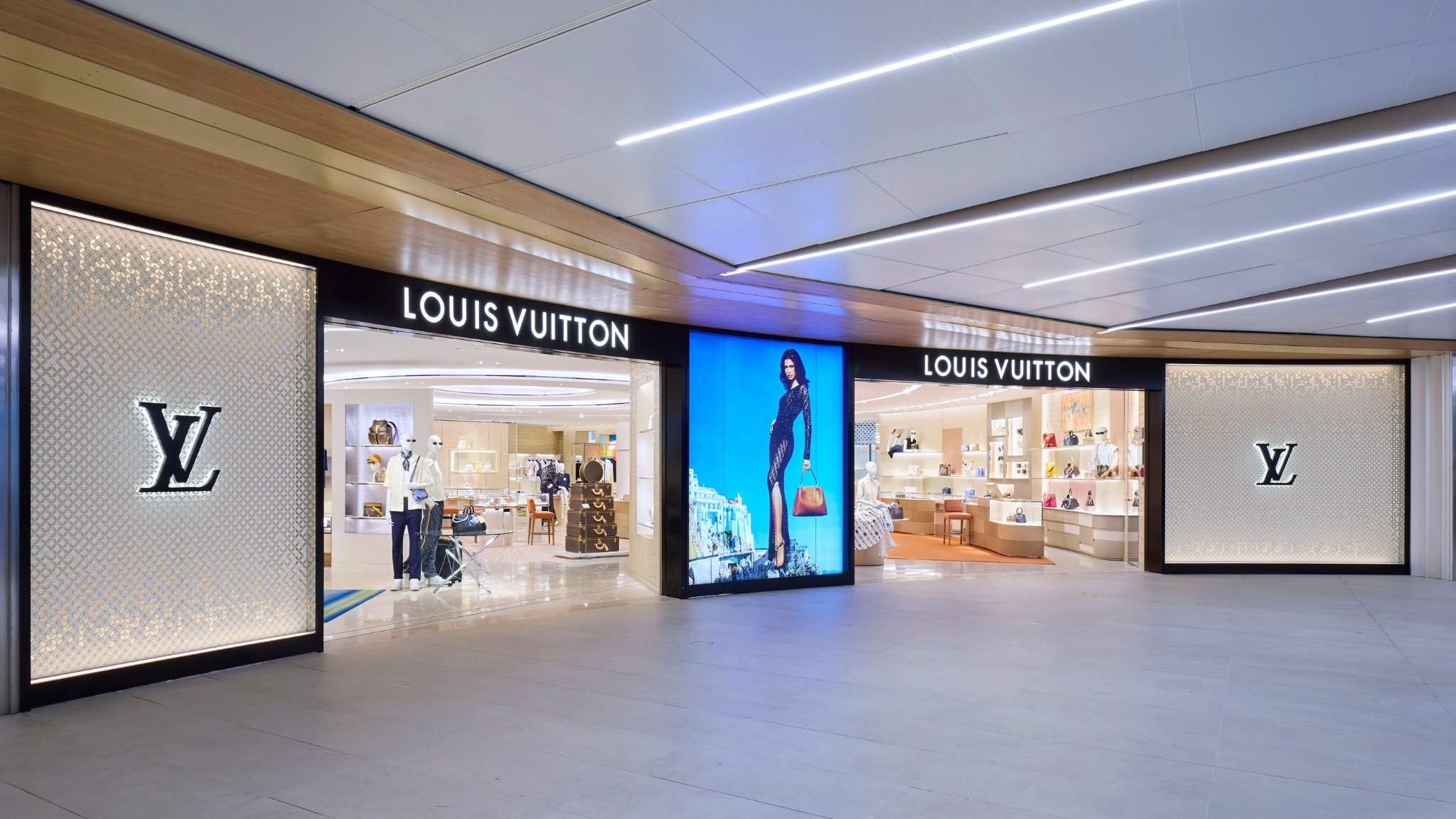 Louis Vuitton Milano Malpensa Store in Ferno, Italy | Louis Vuitton