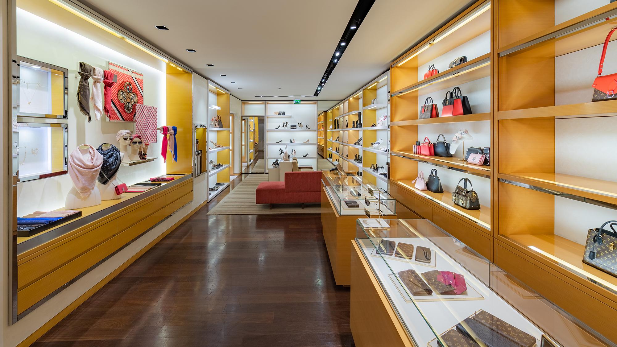 Louis Vuitton Roma Via Condotti Store in Roma, Italy | Louis Vuitton