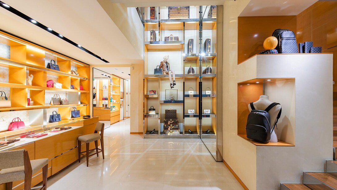 Louis Vuitton Roma Via Condotti Store in Roma, Italy | Louis Vuitton