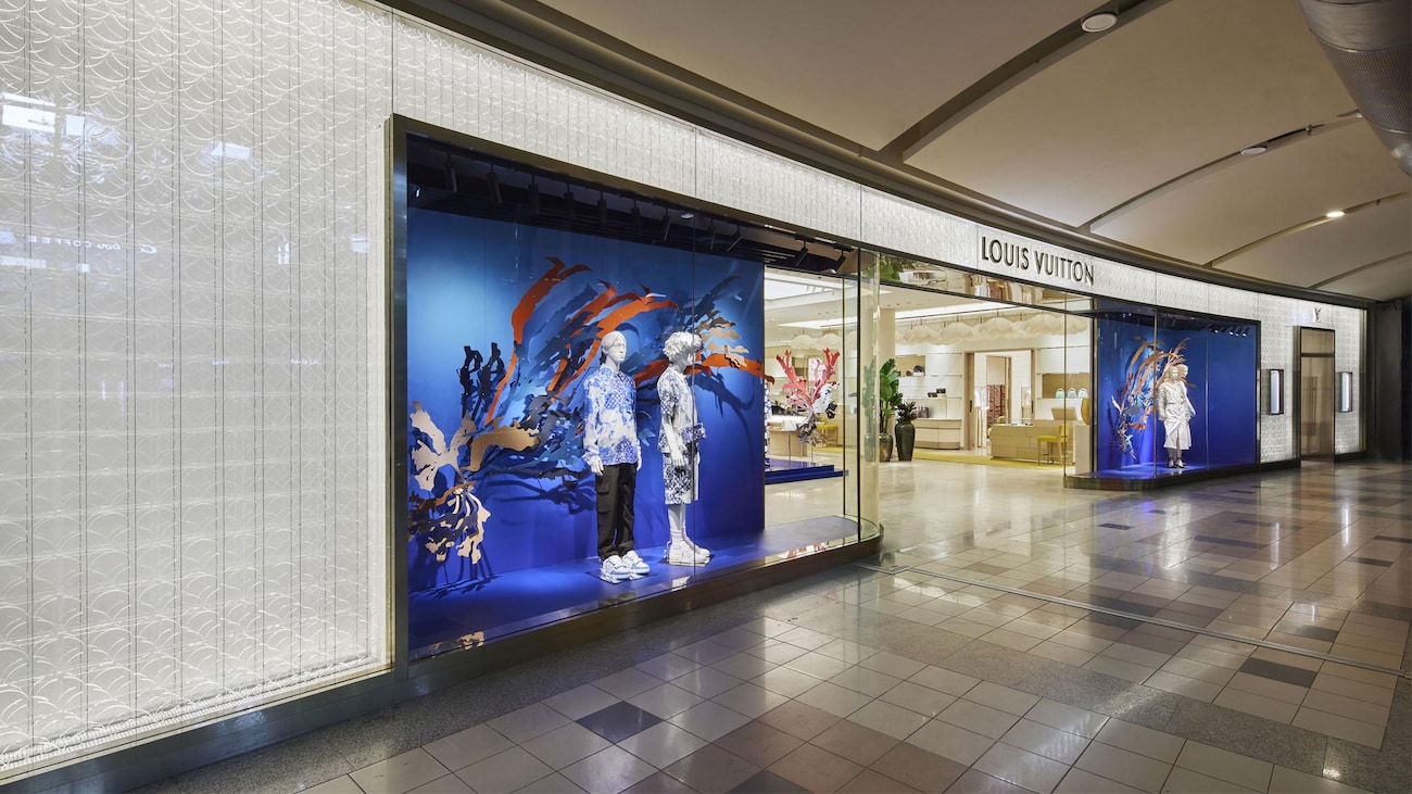 Louis Vuitton Riyadh Kingdom Center Store in Riyadh, Saudi Arabia ...