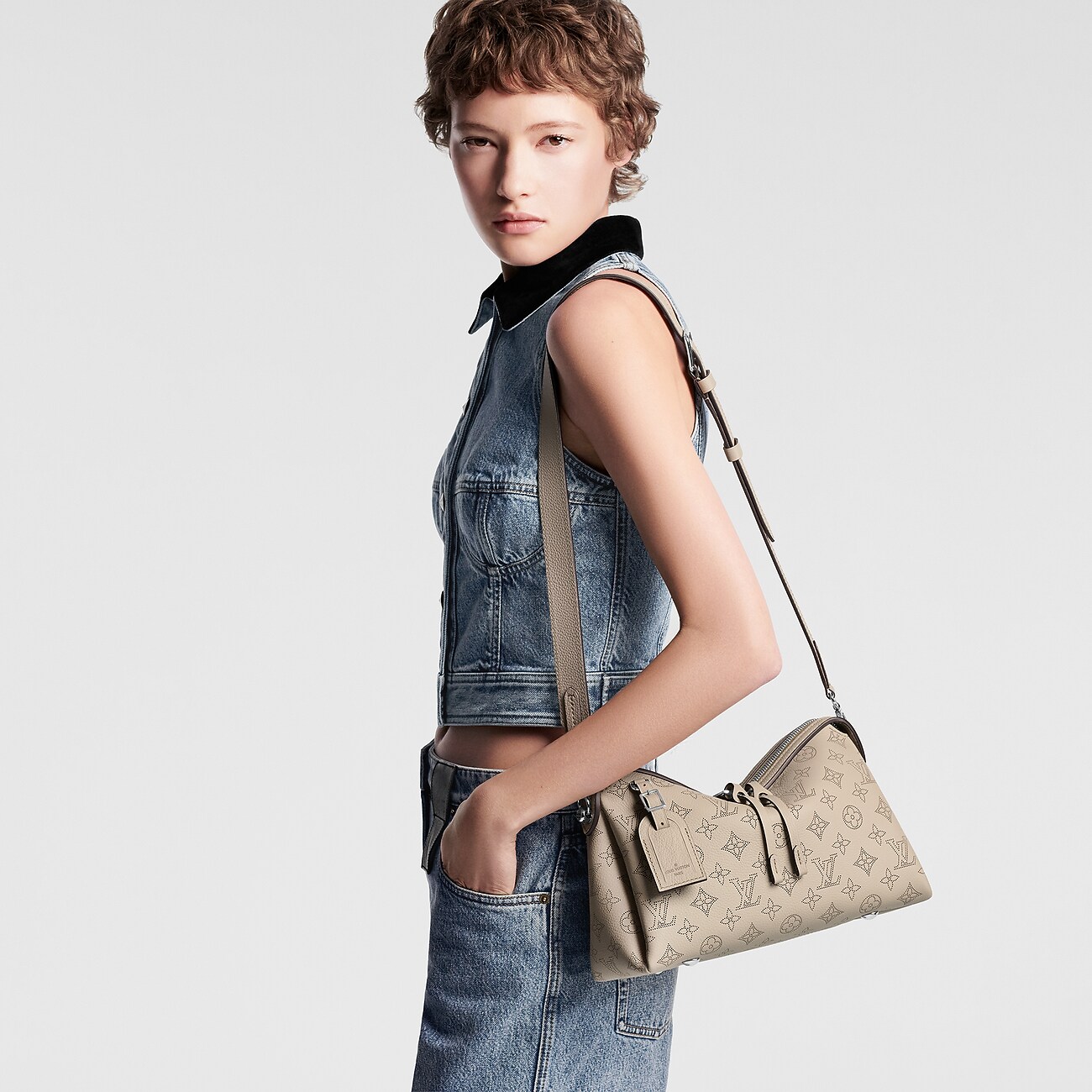 Hand It All PM Mahina Leather - Handbags | LOUIS VUITTON