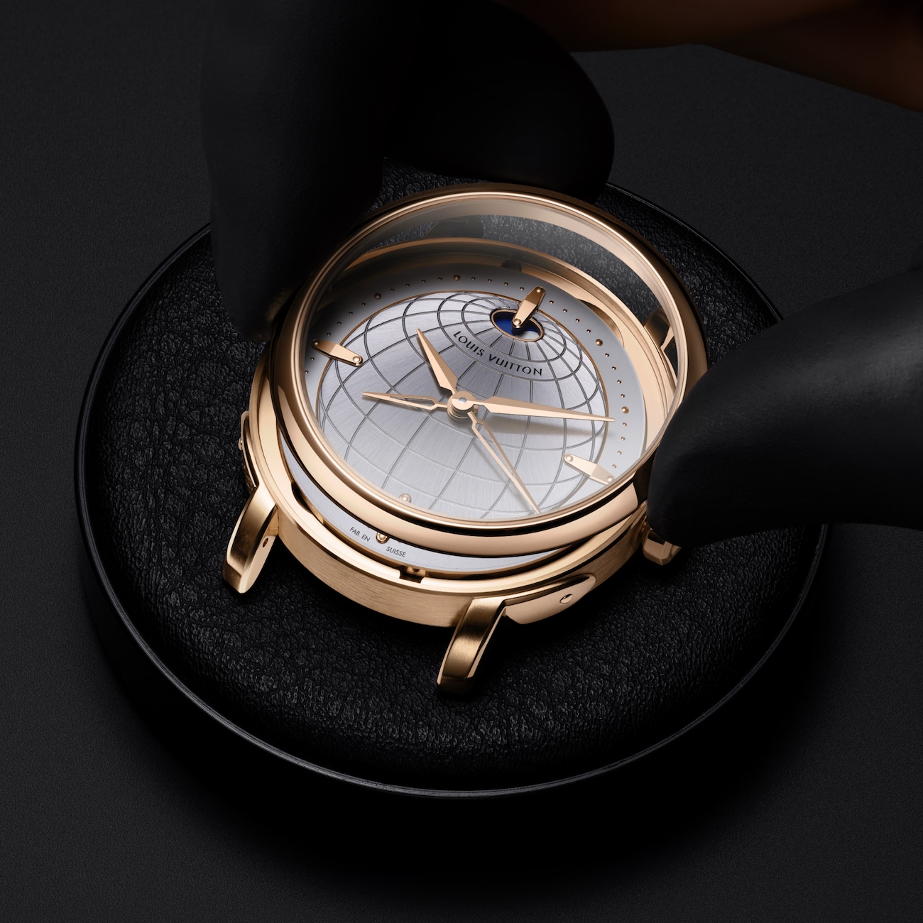 Louis Vuitton Escale Twin Zone, Automatic, 41mm, Platinum and diamonds ...
